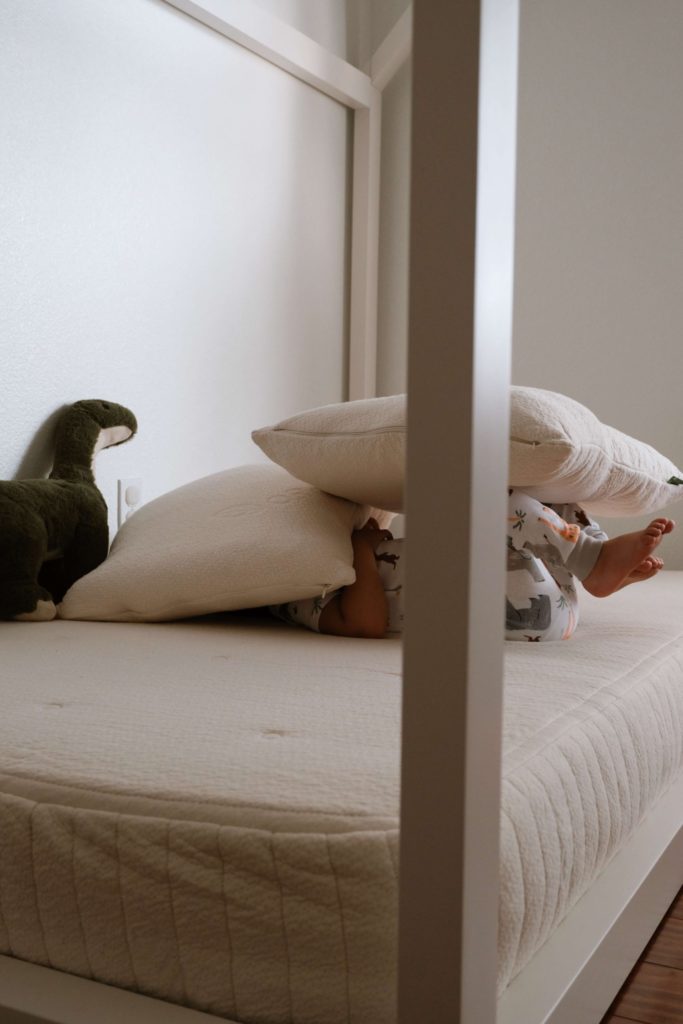 5 Ways to Feel Better: How to Best Position Your Arms in the Cuddle ...