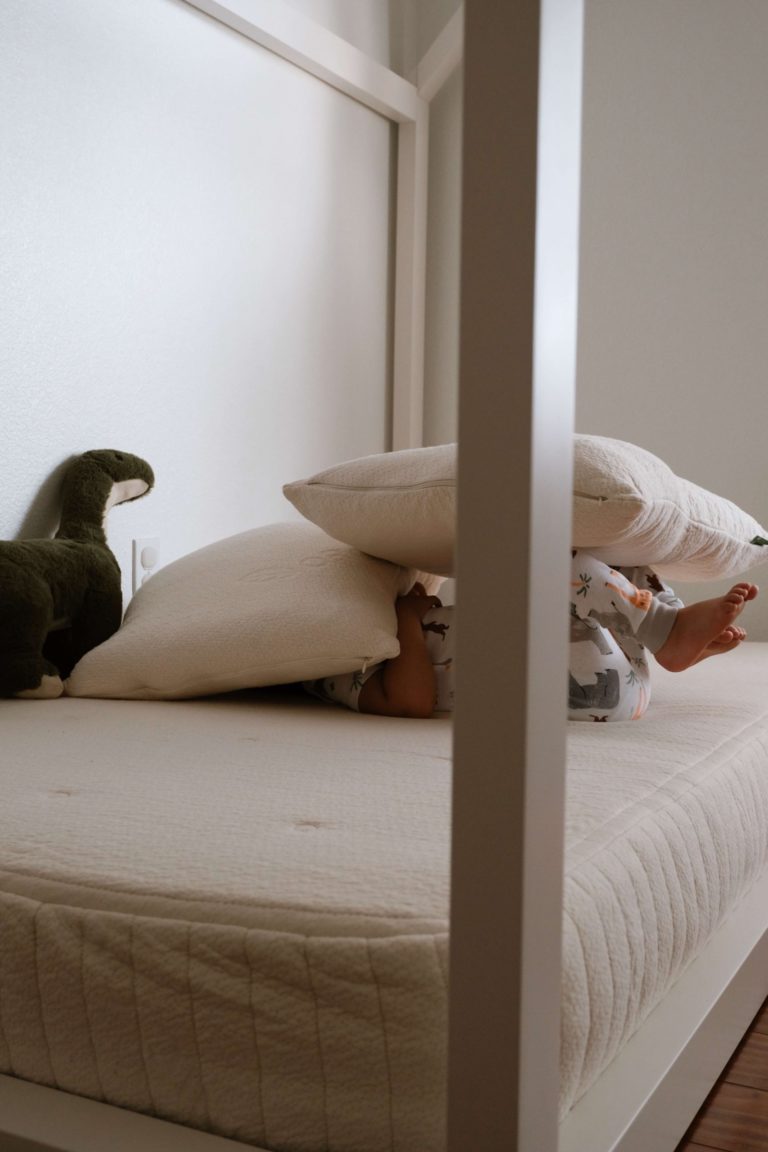 5 Ways to Feel Better: How to Best Position Your Arms in the Cuddle ...